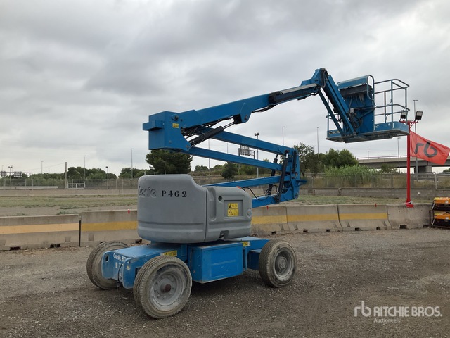 2015 Genie Z45/25J 2WD Electric Articulating Boom Lift | Ritchie Bros ...