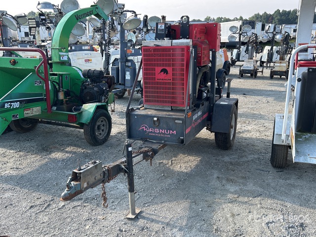 2011 Magnum Trailer-Mounted Pompe à eau | Ritchie Bros. Auctioneers