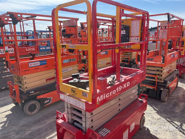 2023 MEC MICRO 19-XD Electric Scissor Lift | Ritchie Bros. Auctioneers