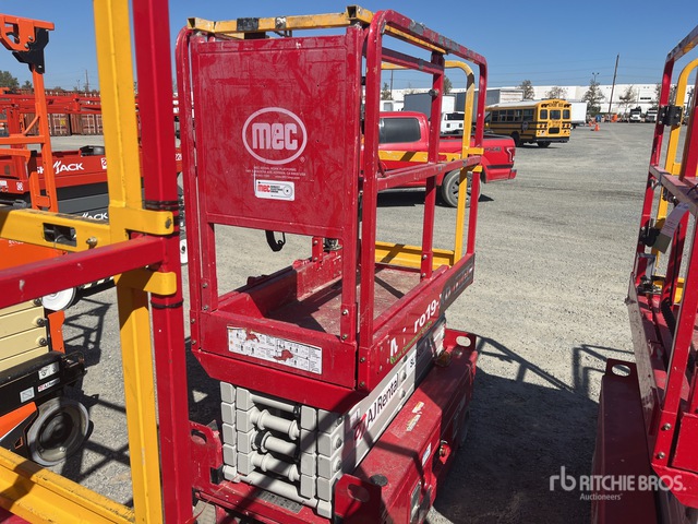 2023 MEC Micro 19-XD Electric Scissor Lift | Ritchie Bros. Auctioneers