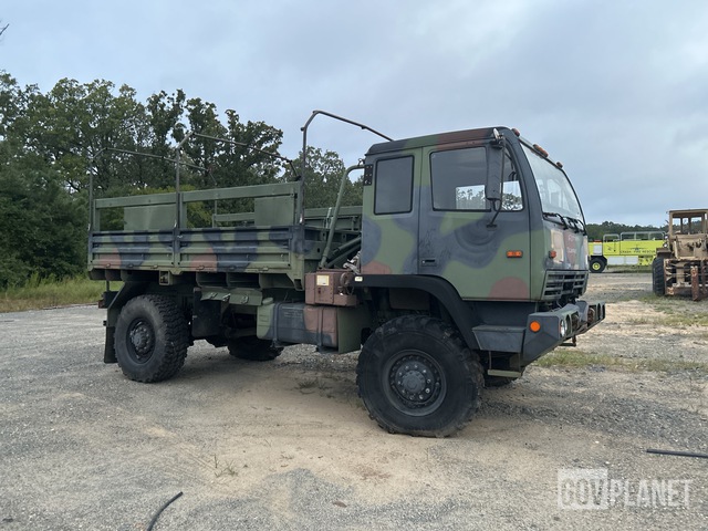 Surplus 2003 Stewart & Stevenson M1078A1 LMTV 4x4 Cargo Truck in Hooks ...