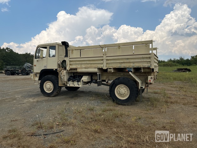 Surplus 2002 Stewart & Stevenson M1078A1 LMTV 4x4 Cargo Truck in Hooks ...