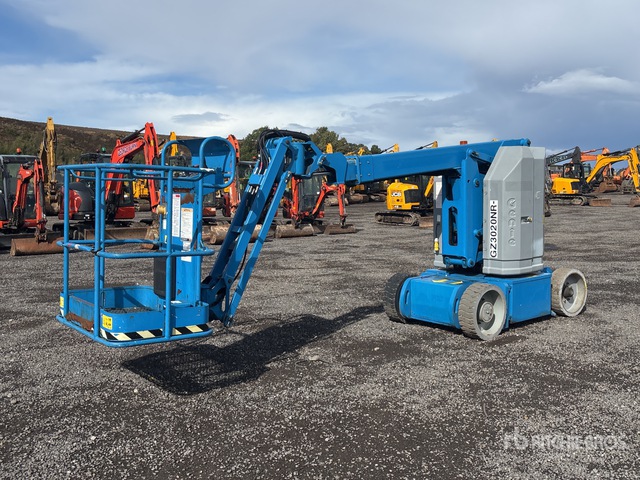 Genie 3020 2WD Electric Articulating Boom Lift | Ritchie Bros. Auctioneers