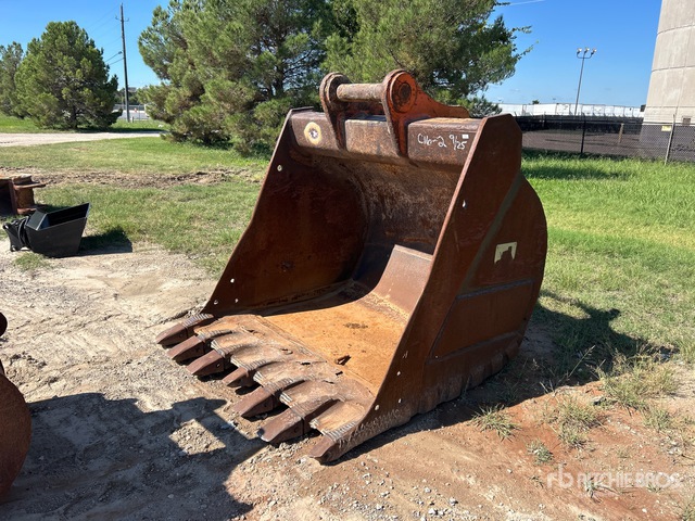 Jones 72 in Digging Excavator Bucket - Fits Komatsu PC490 | Ritchie ...