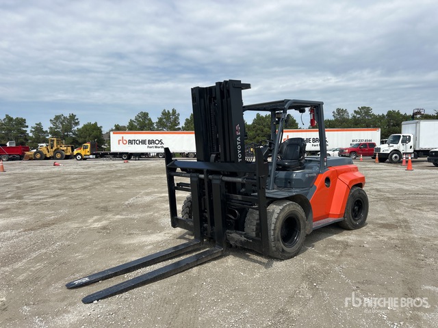 2017 Toyota 8FD70U 13450 lb Pneumatic Tire Chariot Élévateur | Ritchie ...