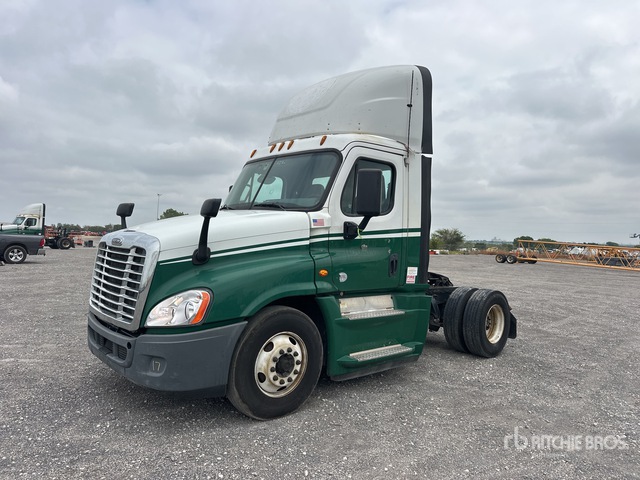 2017 Freightliner Cascadia 125 4x2 Day Cab Truck Tractor | Ritchie Bros ...