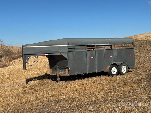 2000 Bergen Custom Built 18 ft T/A Fuel Trailer | Ritchie Bros. Auctioneers