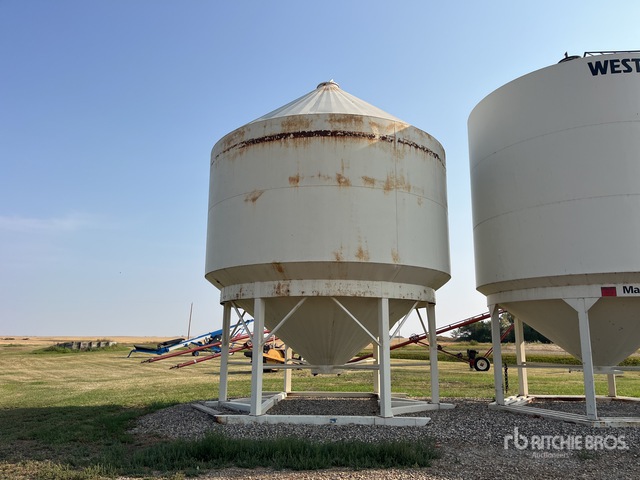 Trail-Rite +/- 3000 bu 2 Ring Hopper Grain Hopper Bottom | Ritchie Bros ...