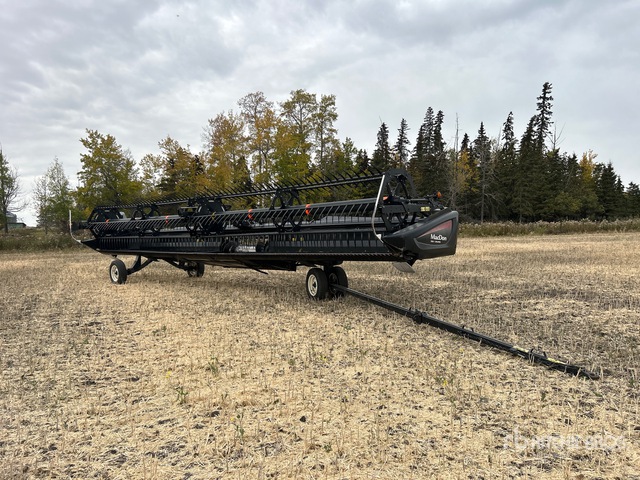 2013 MacDon D65-S 35 ft Draper Combine Header | Ritchie Bros. Auctioneers