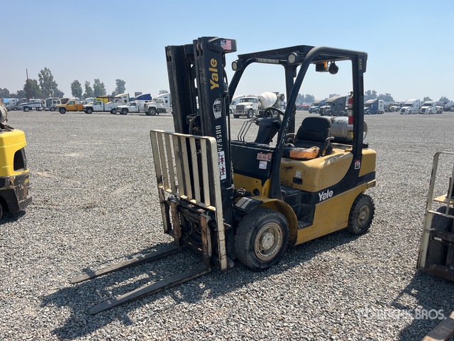 2015 Yale GLP050VXNDAE086 5000 lb Pneumatic Tire Chariot Élévateur ...