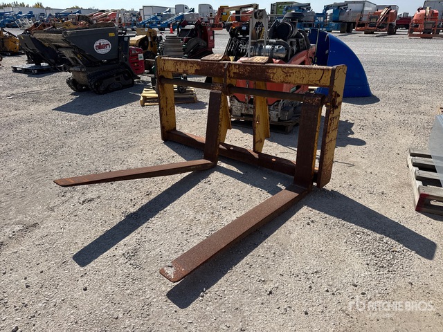 60 in Wheel Loader Forks - Fits Cat 938 | Ritchie Bros. Auctioneers