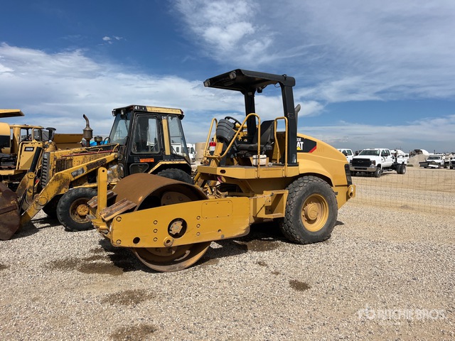 2008 Cat CS-433E Smooth Drum Compactor (Inoperable) | Ritchie Bros ...