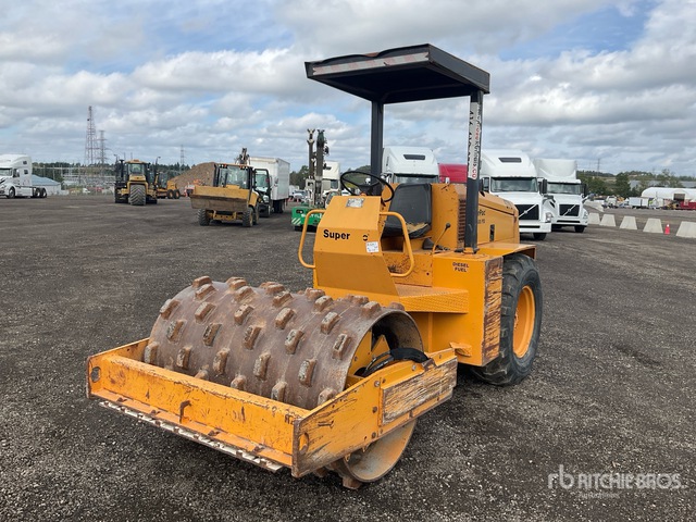 Super Pac 600P Padfoot Drum Compactor | Ritchie Bros. Auctioneers