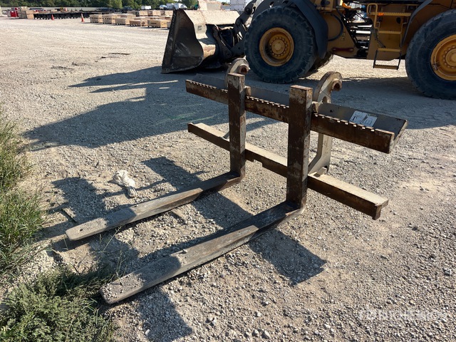 56 in Q/C Wheel Loader Forks - Fits Volvo L90 | Ritchie Bros. Auctioneers