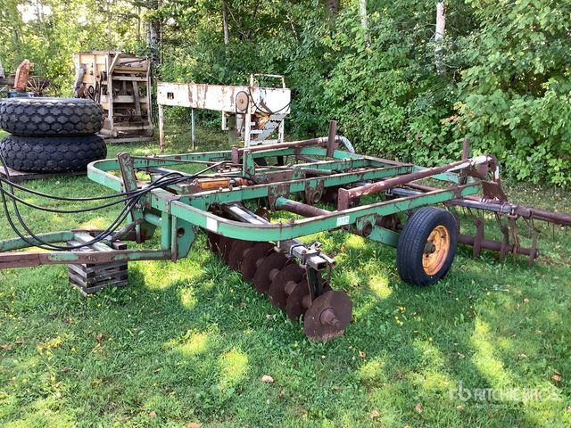 John Deere T0110 12 ft Tandem Disc | Ritchie Bros. Auctioneers
