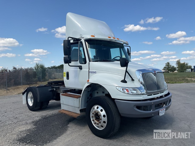 2015 International 4300 SBA 4x2 S/A Day Cab Truck Tractor in Lima, Ohio ...