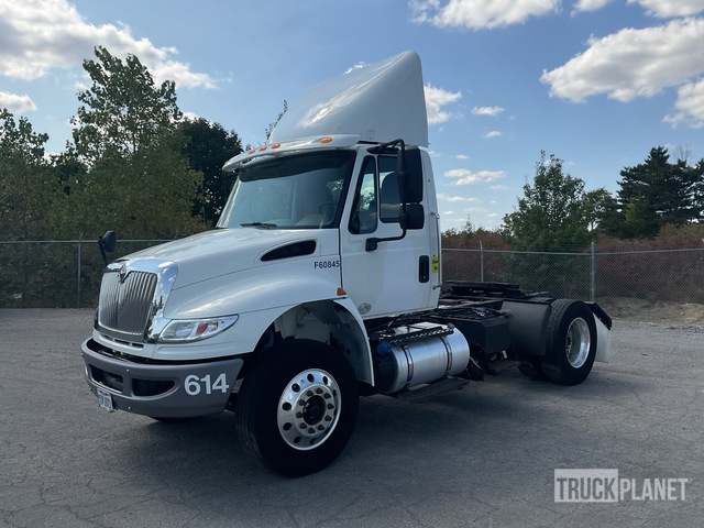 2015 International 4300 SBA 4x2 S/A Day Cab Truck Tractor in Lima, Ohio ...