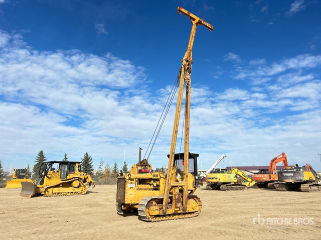 1981 Cat 561D Tracteur pose-canalisations w/ 2006 Midwestern M561 ...