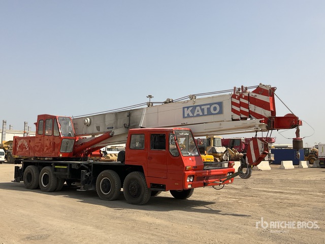 Kato KG51T 50 ton 8x4x4 Hydraulic Truck Crane | Ritchie Bros. Auctioneers