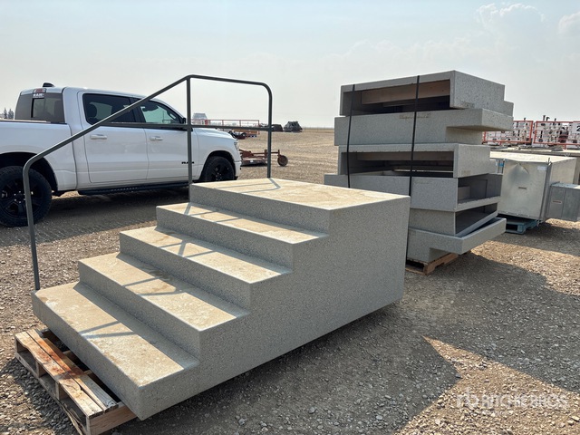 Quantity of (7) Fiberglass Steps | Ritchie Bros. Auctioneers