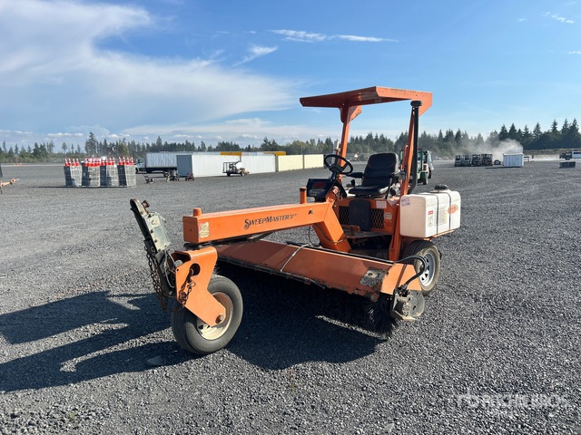 2015 Lay-Mor SM300 Self-Propelled Broom | Ritchie Bros. Auctioneers