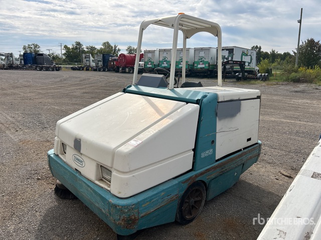 2000 Tennant 355 Ride-On Sweeper | Ritchie Bros. Auctioneers