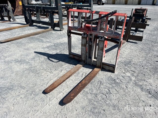 Skyjack 47.5 in Side Tilt Carriage Attachment | Ritchie Bros. Auctioneers
