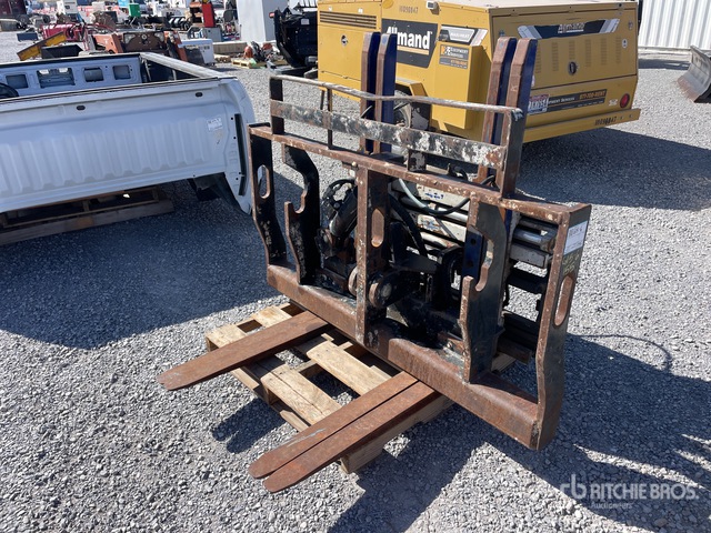 4 Tine Warehouse With Rotating FL Carriage Fork Attachment | Ritchie ...