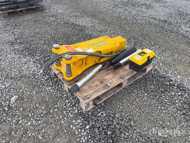 SB40 Hydraulic Breaker (Unused) | Ritchie Bros. Auctioneers