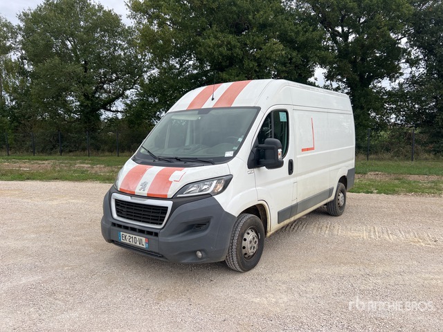 2017 Peugeot Boxer Vehicule Utilitaire Fourgon cargo | Ritchie Bros ...