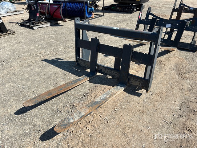 H & H Case FFC 47 in Fork Attachment | Ritchie Bros. Auctioneers