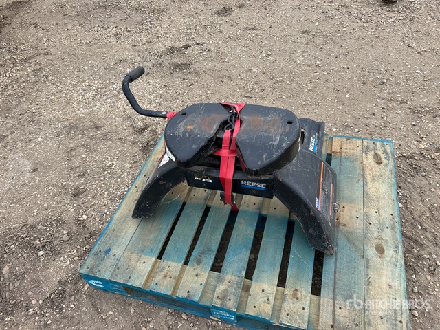 Reese RE25 25000 lb Fifth Wheel - Fits Truck | Ritchie Bros. Auctioneers