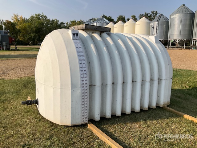Free Form 3180 gal Water Tank | Ritchie Bros. Auctioneers