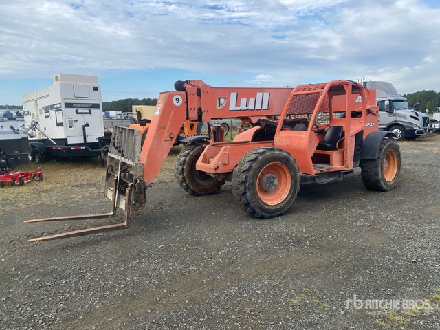 2006 Lull 944E-42 Telehandler | Ritchie Bros. Auctioneers