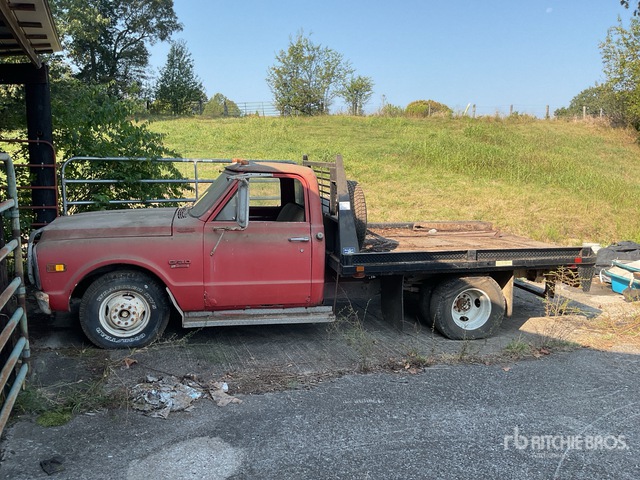 1970 Chevrolet C30 Antique Flatbed Truck (Inoperable) | Ritchie Bros ...