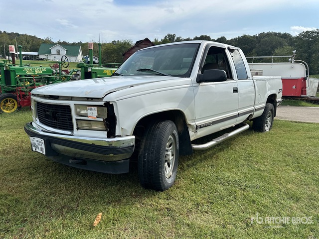 1999 GMC Sierra Classic 1500 SLT 4x4 Extended Cab Pickup | Ritchie Bros ...