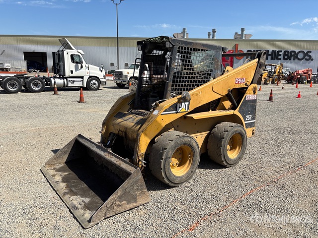 2003 Cat 252 Skid Steer Loader | Ritchie Bros. Auctioneers