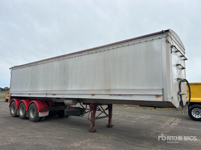 2013 MaxiTrans 10.1 m Tri/A Tipping Trailer | Ritchie Bros. Auctioneers
