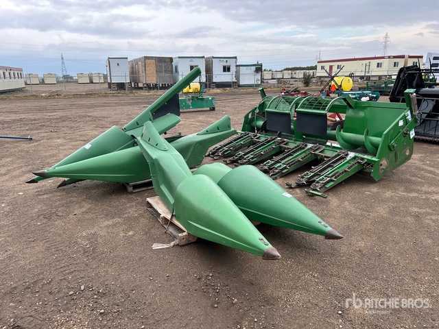 4 Row 10 ft 6 in Corn Combine Header | Ritchie Bros. Auctioneers