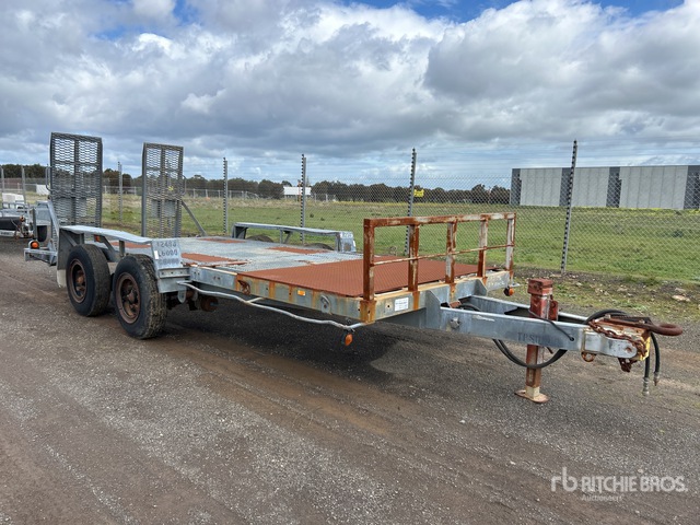 1995 Rogers 5.3 m Bogie/A Equipment Trailer | Ritchie Bros. Auctioneers