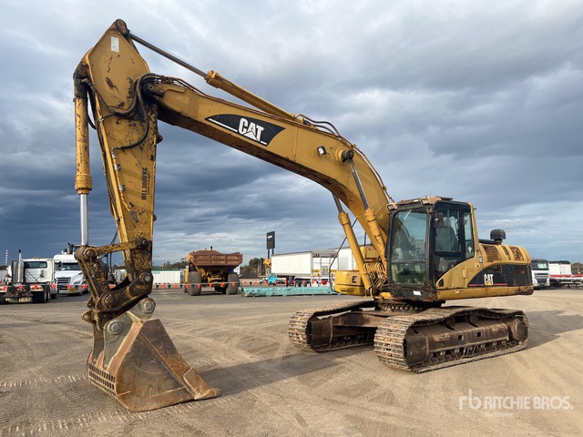 2004 Cat 325C Tracked Excavator | Ritchie Bros. Auctioneers