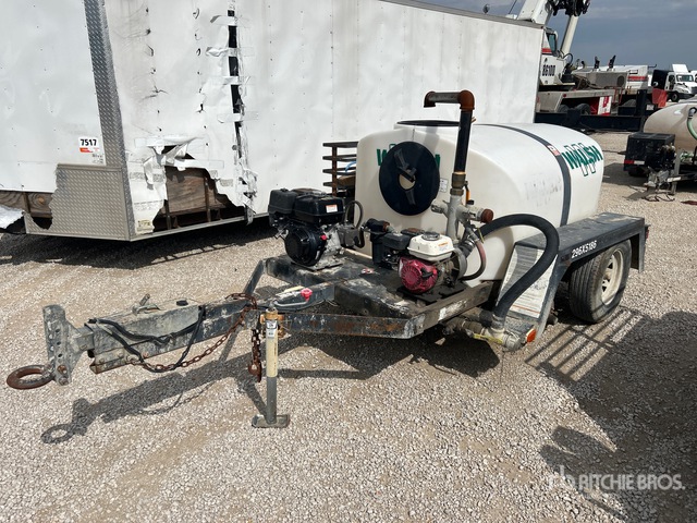 2014 Magnum 400 gal T/A Water Tank Trailer | Ritchie Bros. Auctioneers