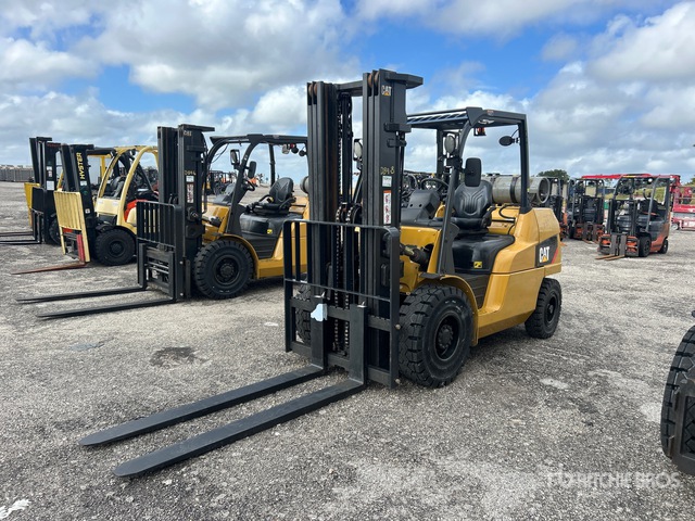 2020 Cat GP50CN1 9500 lb Pneumatic Tire Forklift | Ritchie Bros ...