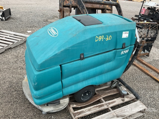 2015 Tennant 5700 Floor Sweeper | Ritchie Bros. Auctioneers