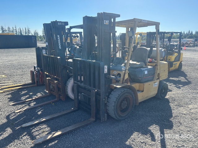 1996 Cat GP30 6000 lb Pneumatic Tire Forklift | Ritchie Bros. Auctioneers