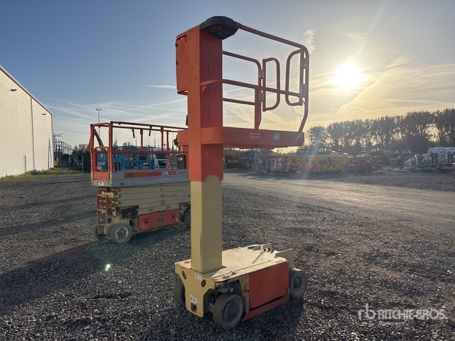 2011 JLG 1230ES Vertical Mast Lift | Ritchie Bros. Auctioneers