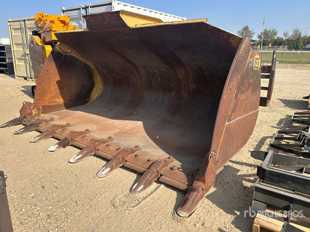 Cat 132 in Wheel Loader Bucket - Fits Cat 980K | Ritchie Bros. Auctioneers