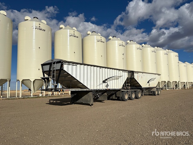 2007 Doepker 28 ft Super B-Train Lead Grain Trailer | Ritchie Bros ...