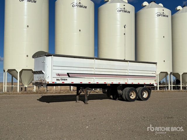 2004 Load Line 30 ft T/A Grain Trailer | Ritchie Bros. Auctioneers