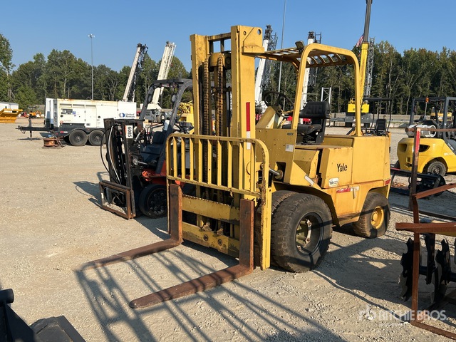 Yale 8000 lb Pneumatic Tire Chariot Élévateur | Ritchie Bros. Auctioneers